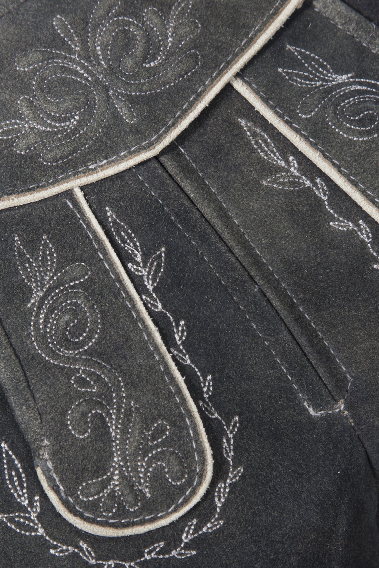 Kurze Damen Lederhose Bonita dunkelbraun kaufen